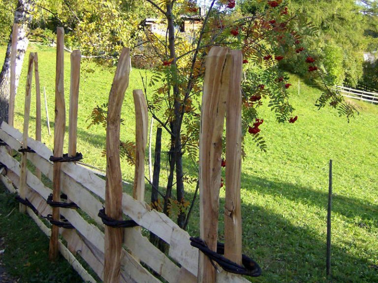 Historic Fencing - Chainwire Fencing Specialist